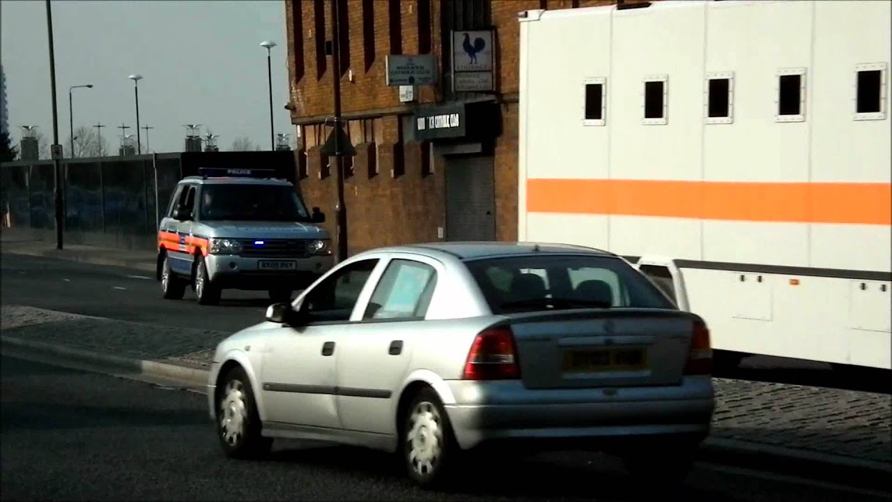 Metropolitan Police Escorting a HM Prison Truck - YouTube