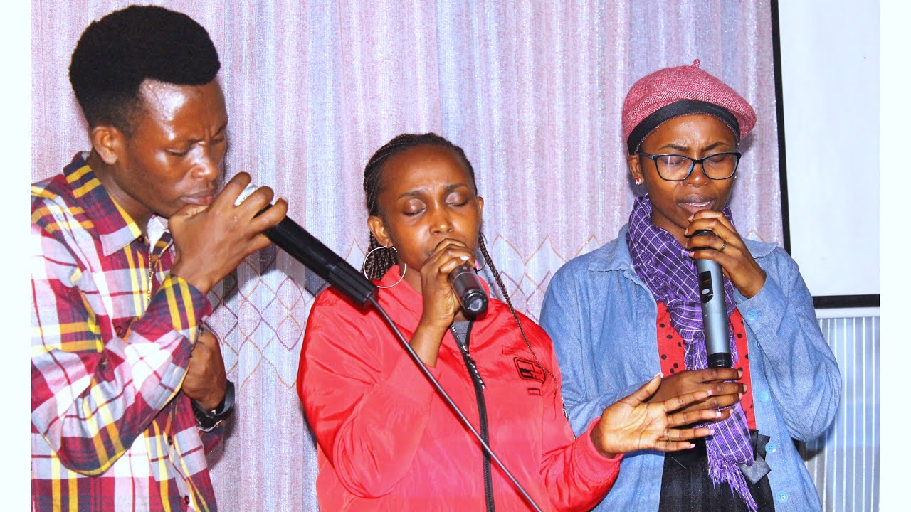 EVENING WORSHIP// YEWE MANA NASANZE UTABESHYA, USHYIGIKIRA ICYO WAVUZE ...