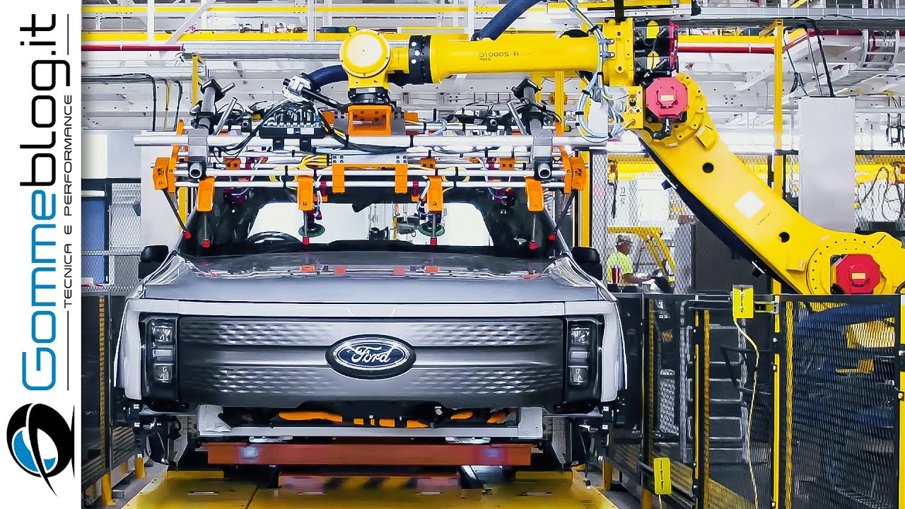 Ford F 150 Lightning PRE-PRODUCTION ⚙️ Assembly 💪🏻 PULL 450 TONNES ...