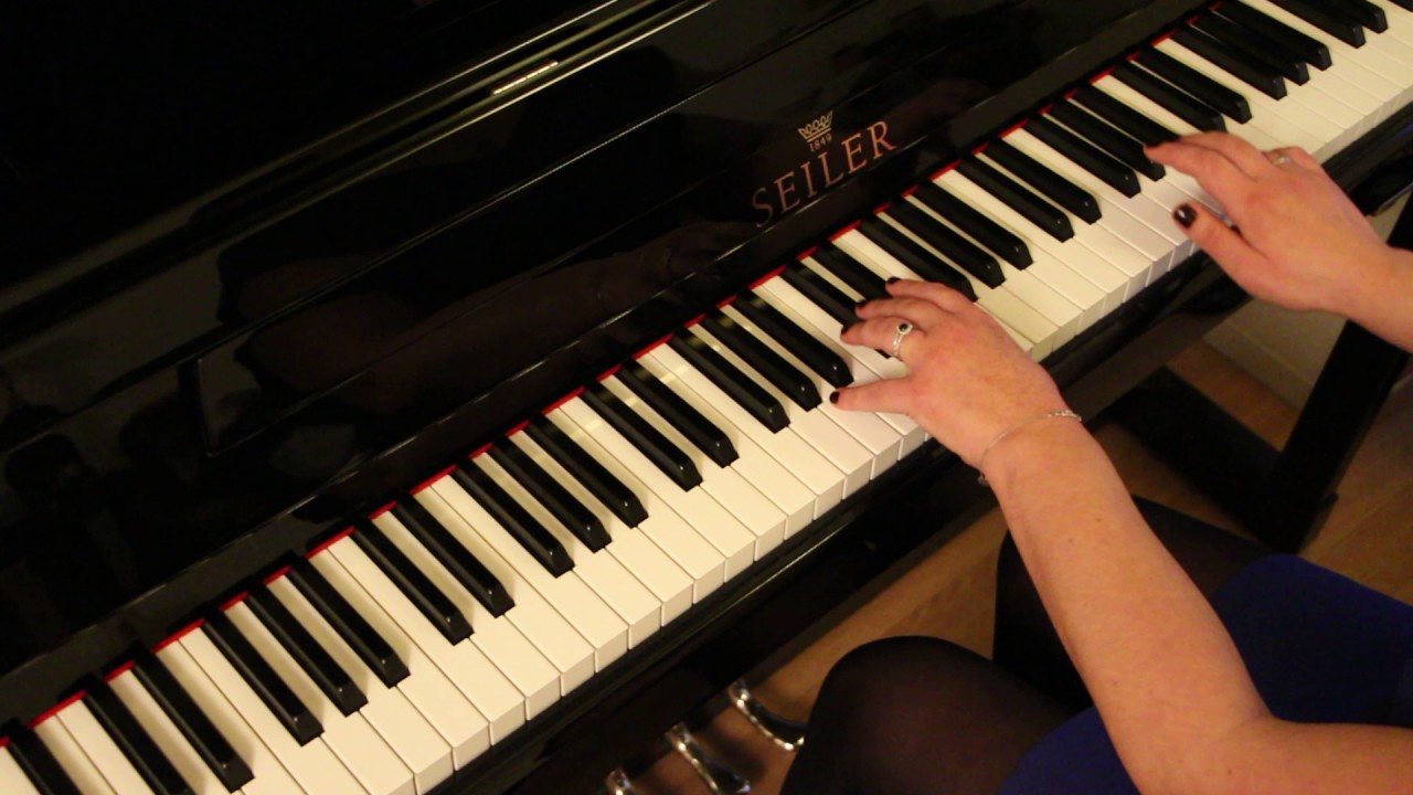 Danse allemande N°1 en Ré - Haydn - YouTube