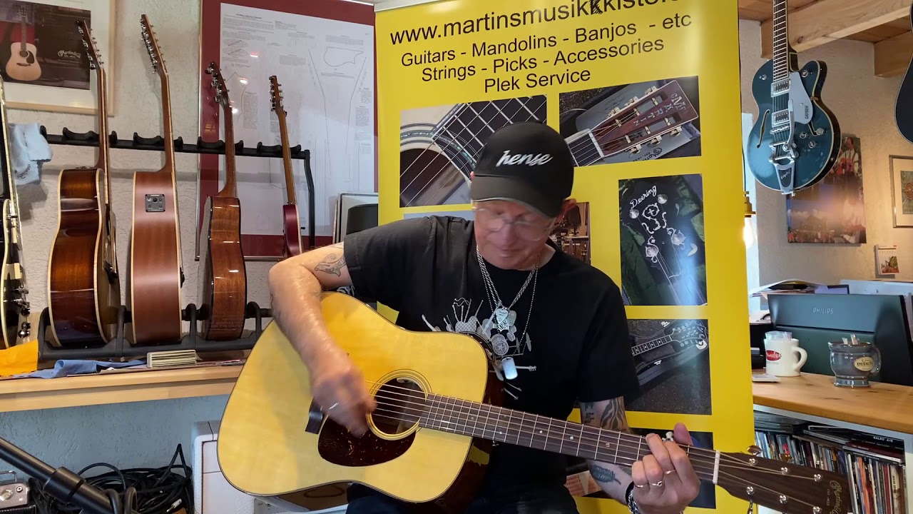 Nigel Ray Beck plays Hense Picks on a Martin D18E limited at Martin´s ...