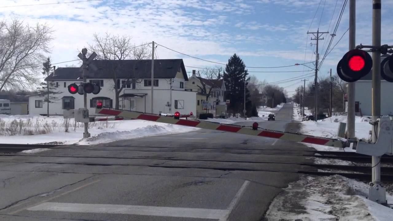 Amtrak 90368 at oakwood rd in oak creek wi - YouTube