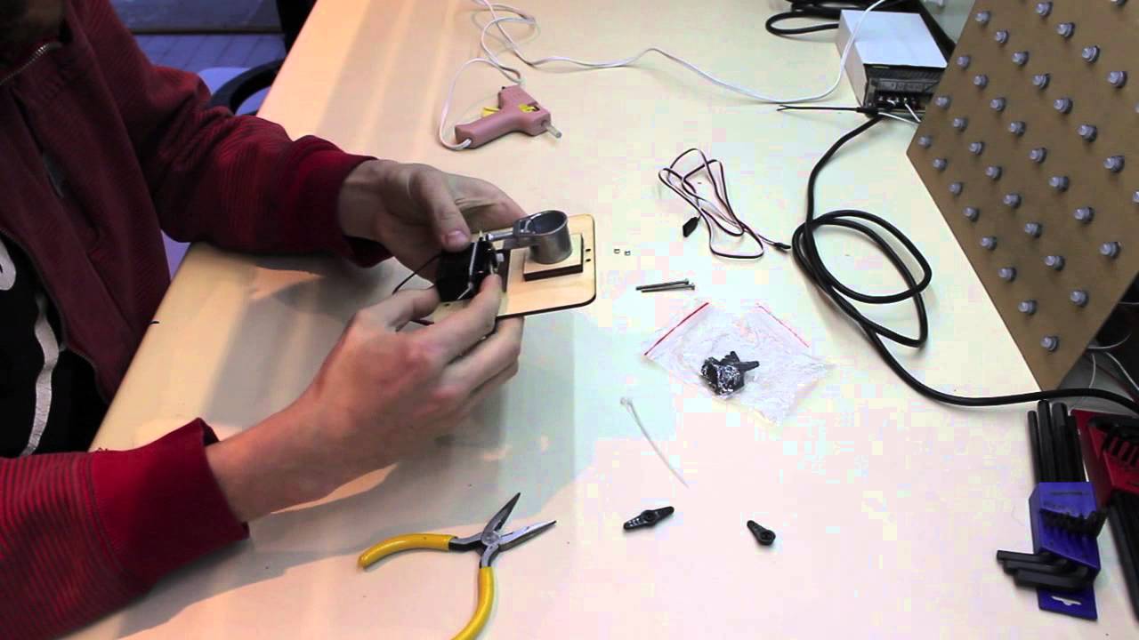 How to Assemble a Makelangelo 3 Pen Holder - YouTube