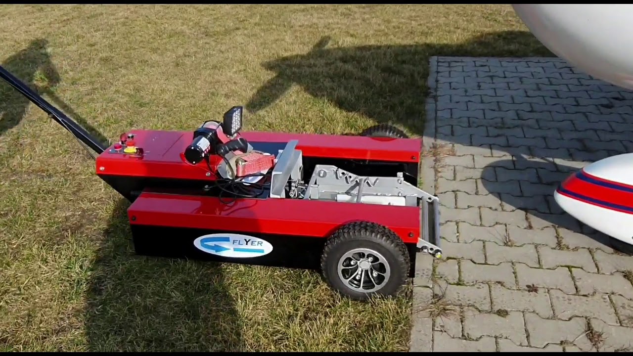 Electric Tug for aircraft 1.5 T MTOW - YouTube