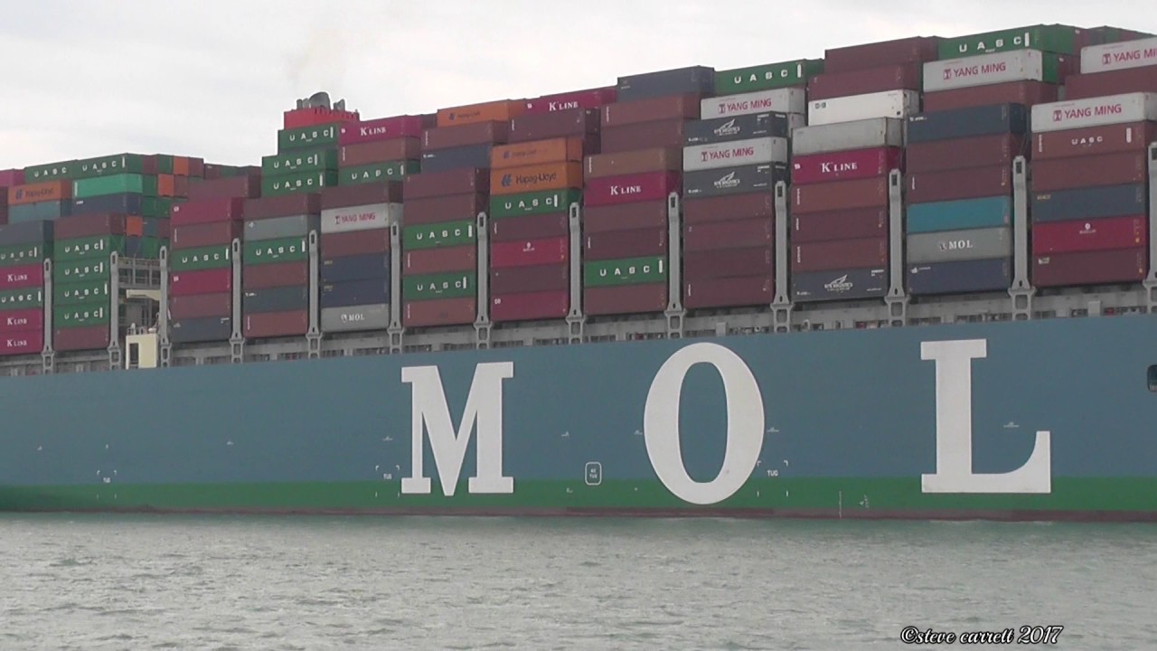 MOL Triumph 1/6 World's Largest Containership Maiden Call Southampton ...