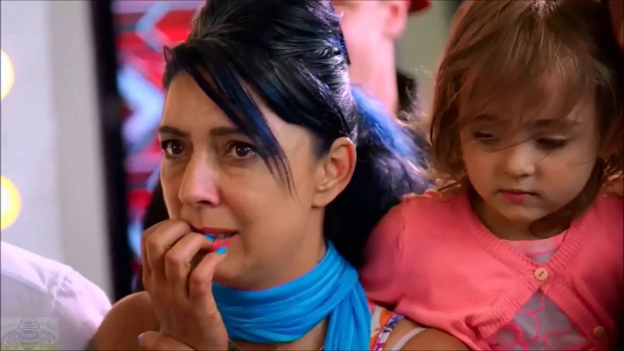 Christian Burrows cantando Country Roads John Denver e Two Again ...