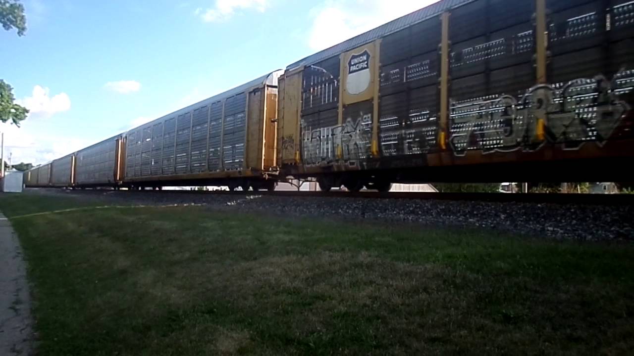 Csx auto racks in troy ohio with all up power - YouTube