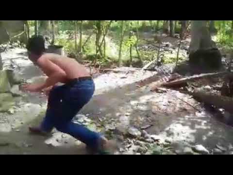 ngintip orang mandi LUCU