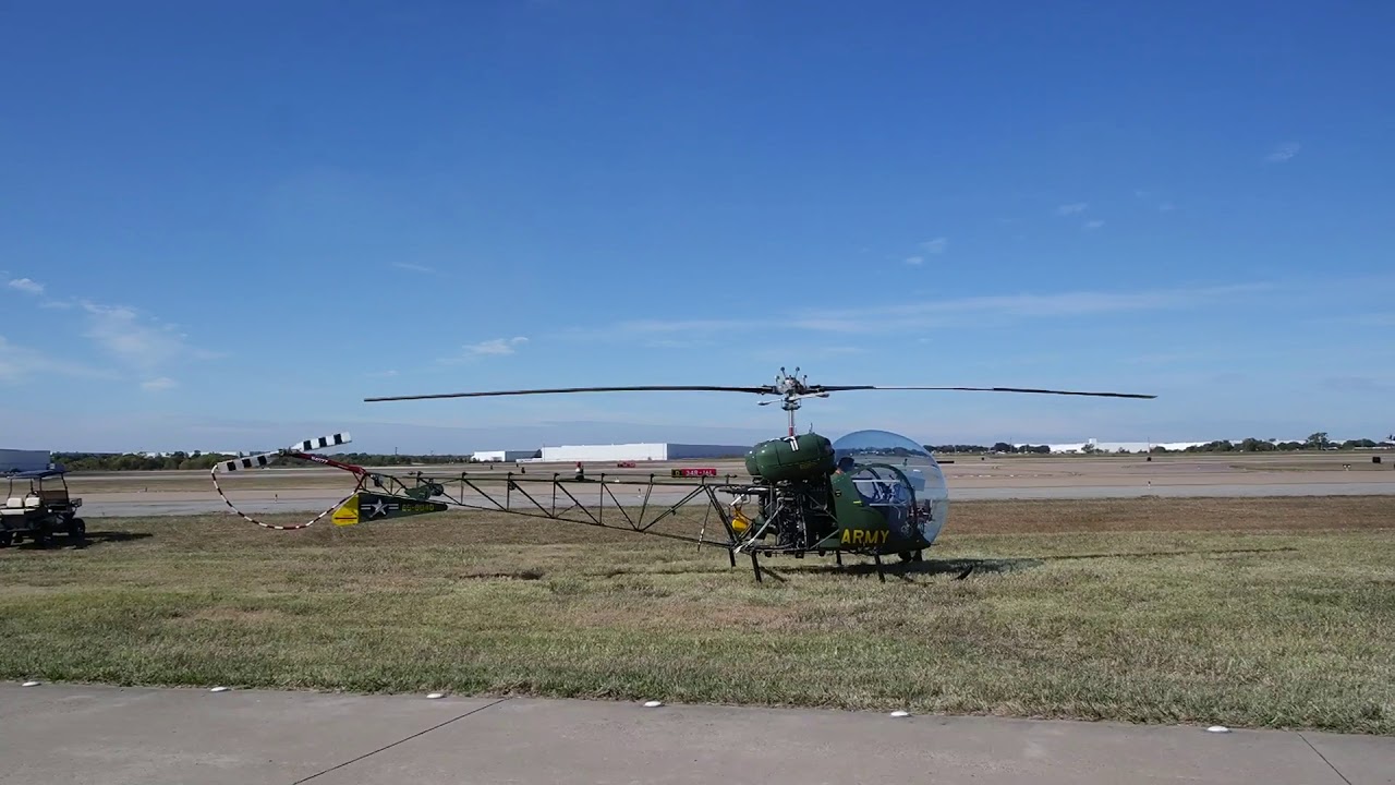 OH-13 Sioux start up Bell Helicopter Alliance air show 2017 - YouTube