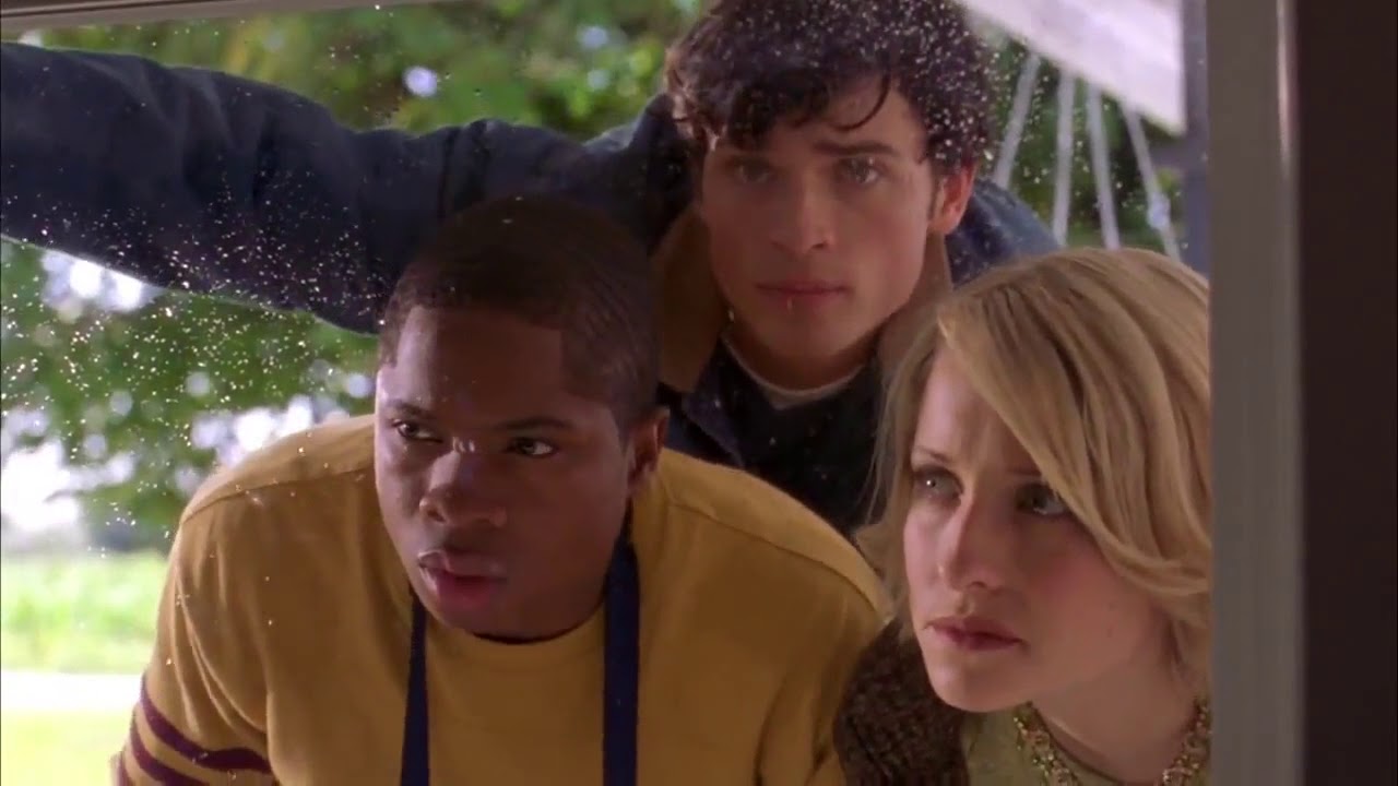 Smallville 1x02- Greg attacks Lana | Metamorphosis - YouTube