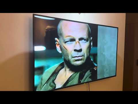Switching from Disc 1 to Disc 2 (Die Hard 4.0, Malaysia) - YouTube