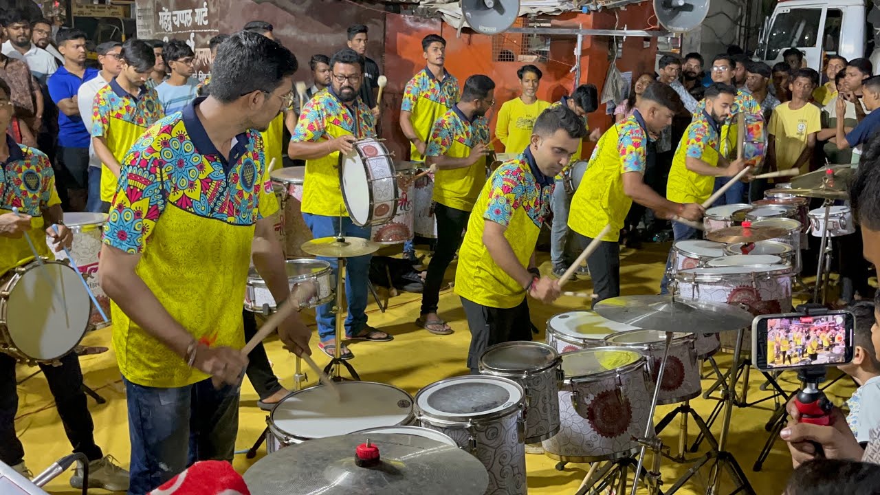 Lovely Musical Group | The Banjo King | Banjo Party in mumbai | Indian ...