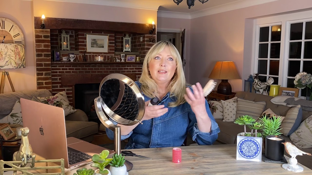 Alison Young Tutorial - How to Cut a Fringe at Home - YouTube