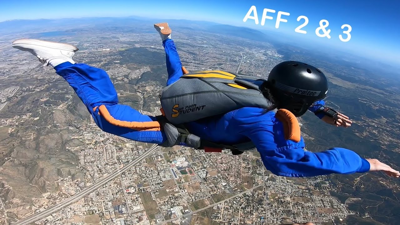 Come Skydiving With Me! AFF Levels 2 & 3 - VLOG - YouTube
