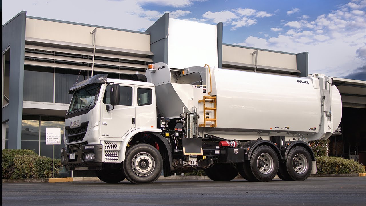 SPORT Side Loader Refuse Truck - YouTube