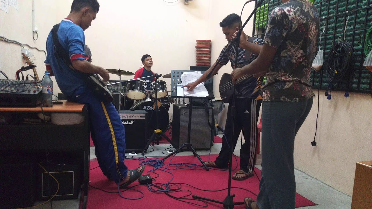 Yang Benar - Floor88 (cover by IKM Sik Band) - YouTube