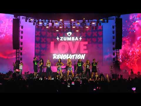 Dev sahnemizde Didem Zeybek ve ekibiyle birlikte Zumba rekoru kırdık! 🏃🏻‍♀️