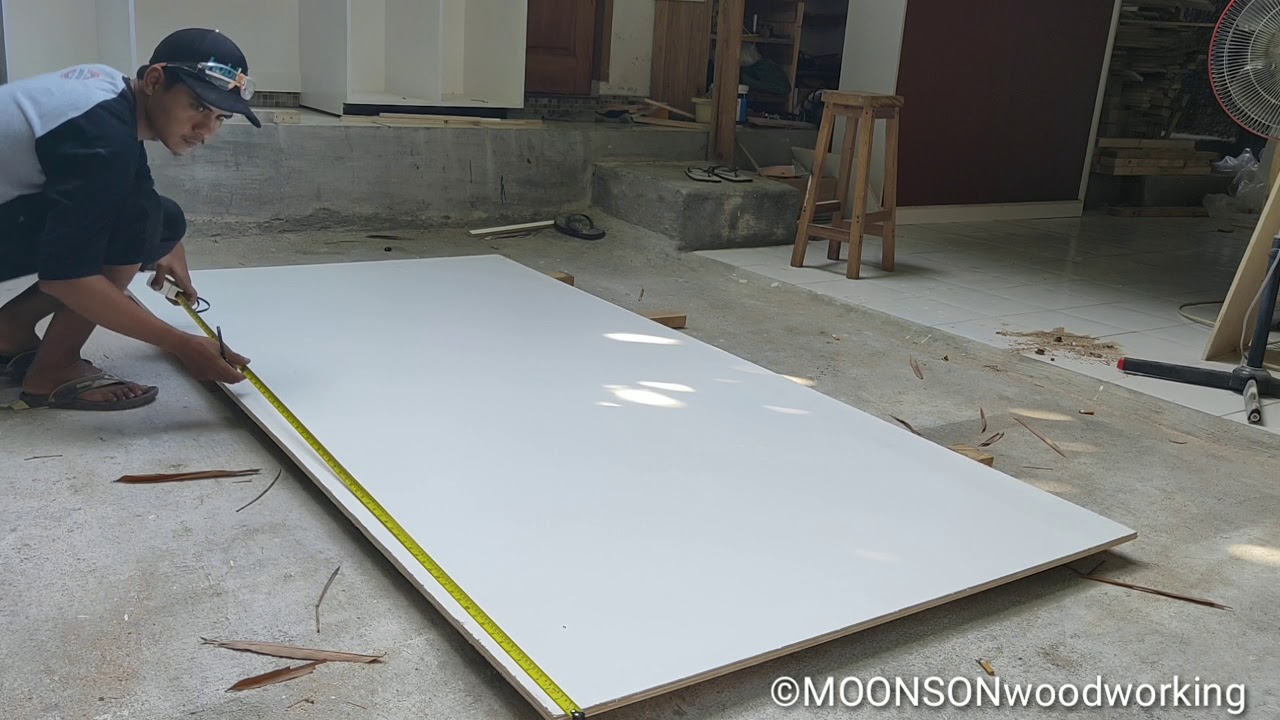 Tips mudah memotong multiplek lurus menggunakan circular saw - YouTube