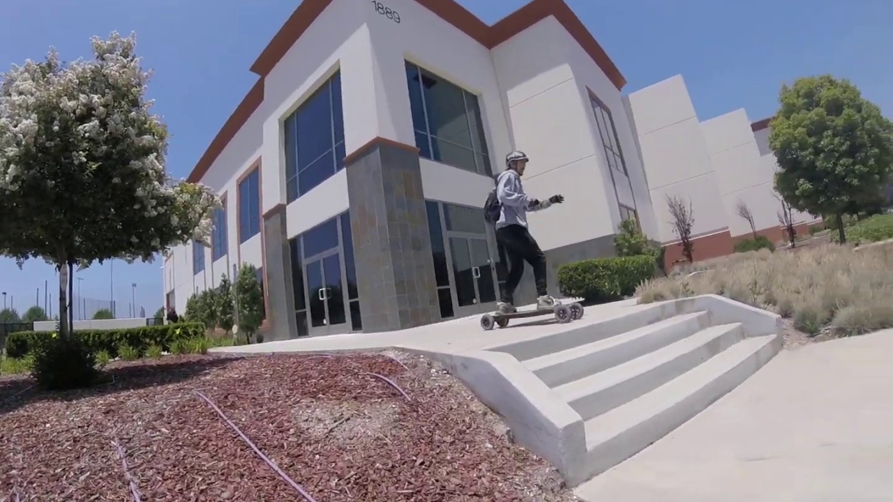 IEOW Bonelli stair jump - YouTube