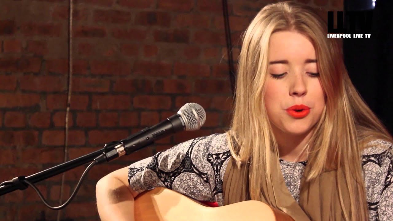 The Red Sofa Sessions #61: Niamh Jones - YouTube