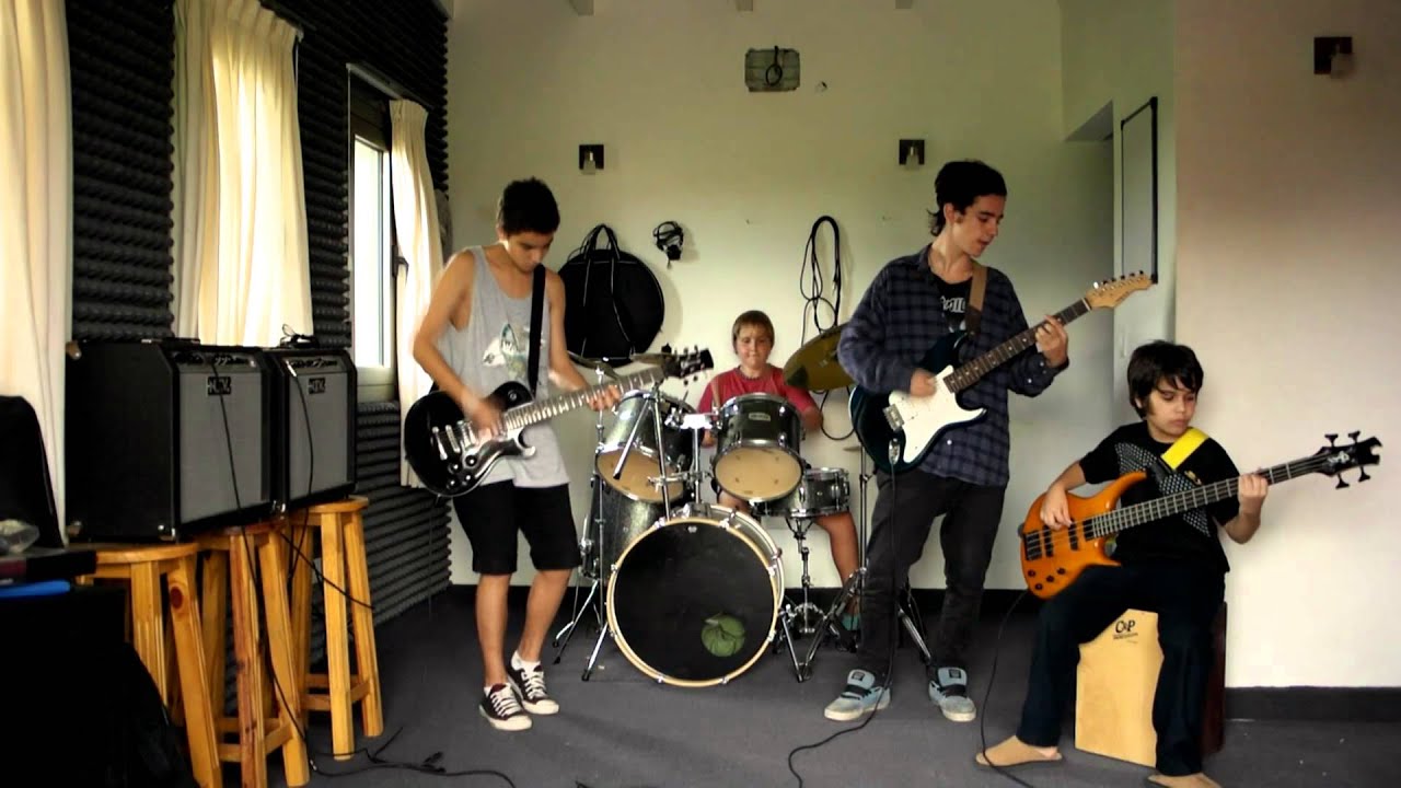 Sultans Of Swing - Dire Straits - Cover Band - YouTube