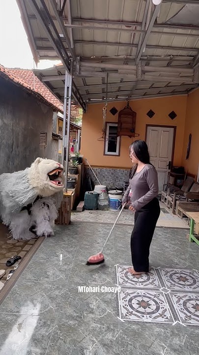 Adik cantik tiba-tiba mau digigit can macanan - YouTube