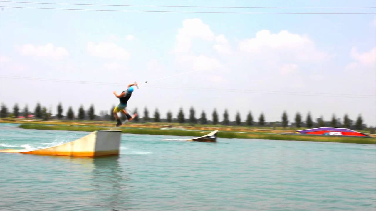 How to do Whirlybird cable wakeboarding - YouTube