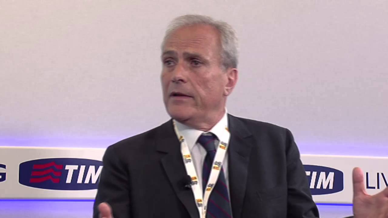 #LIVEon4G Alessio Jacona intervista a Francesco Merlo - YouTube