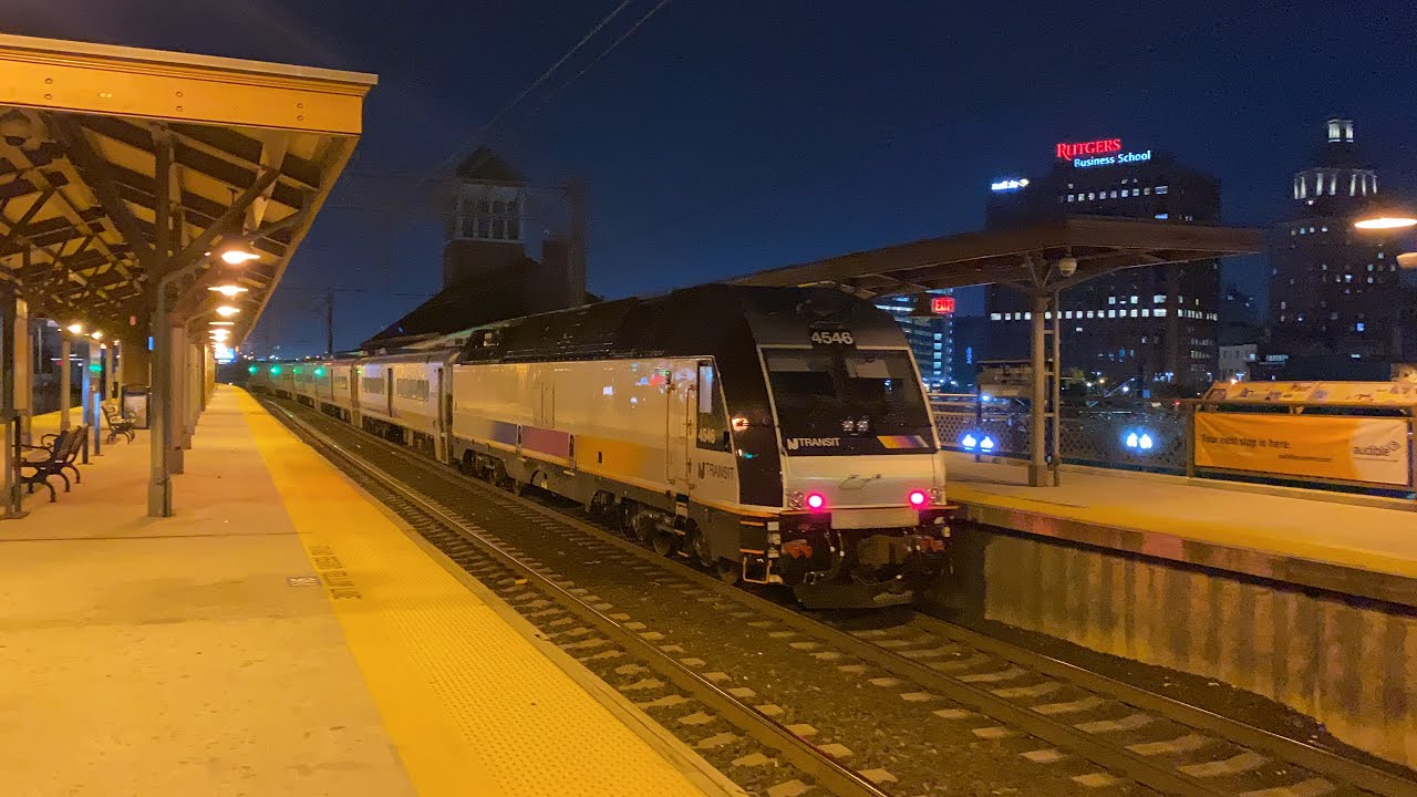 Late Night NJ Transit Commuter Rail Trains @ Newark Broad Street (5/31 ...