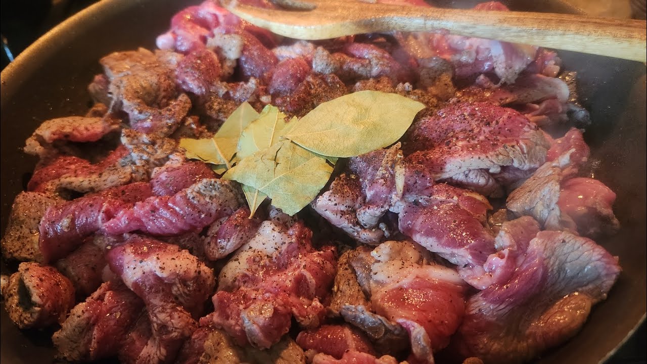 Mastering the Art of Bistek: Traditional Filipino Beef and Onions ...