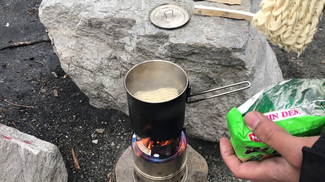 Ramen in the woods with Tomshoo Twig Gasifier Stove - YouTube