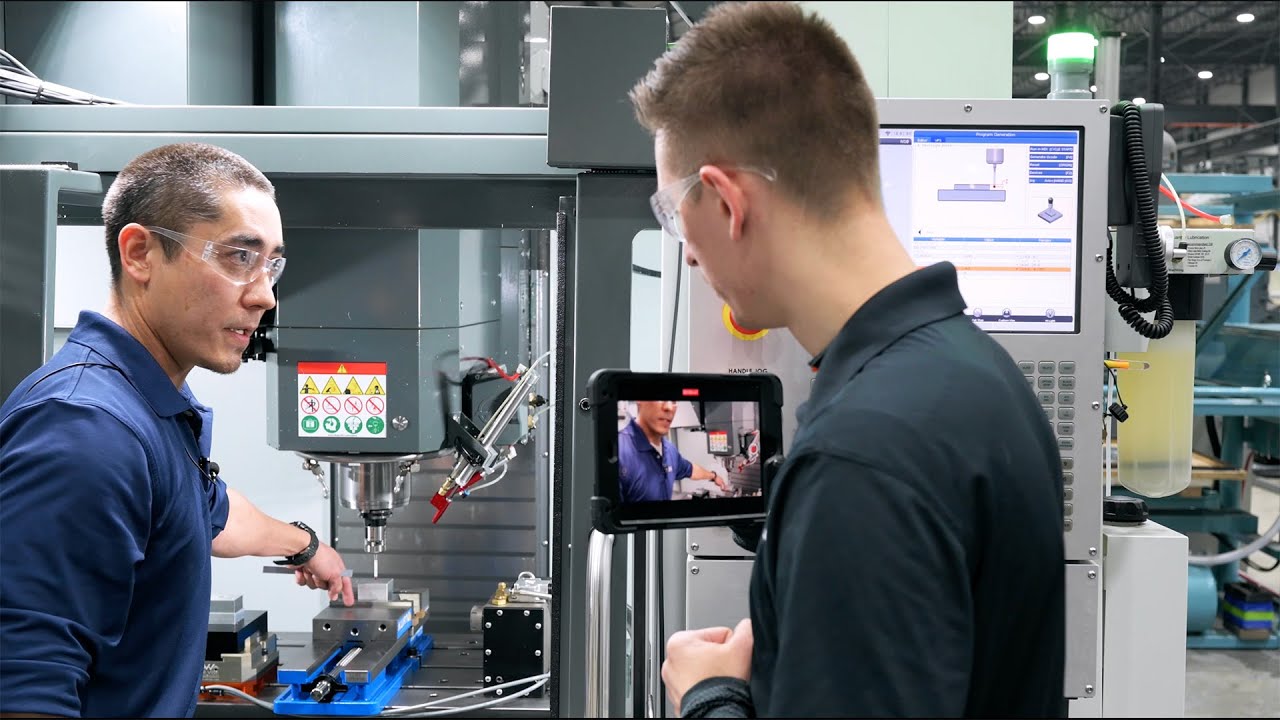 Augmented Reality Training for Advanced Manufacturing - YouTube