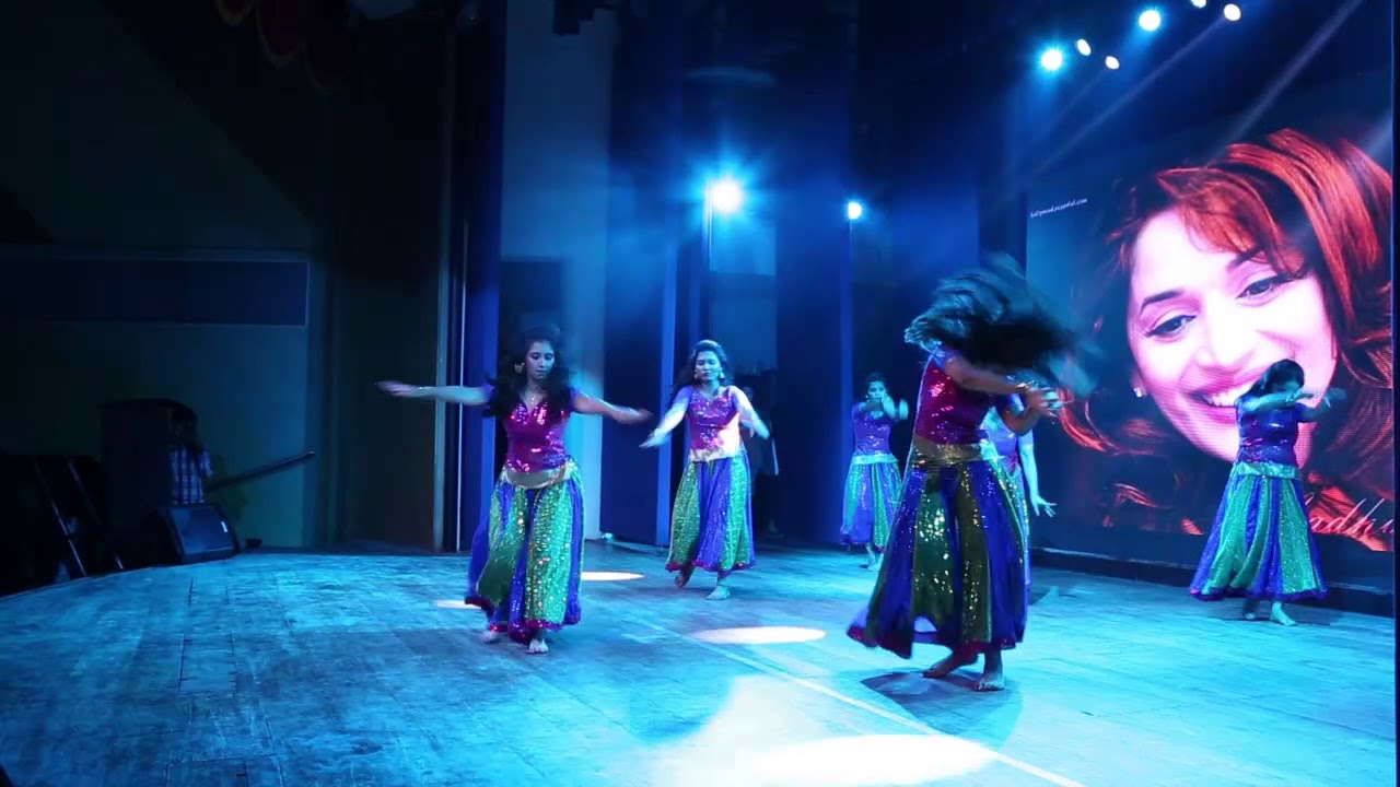 Madhuri Medley | Tribute to Madhuri | Saloni Modi Choreography - YouTube