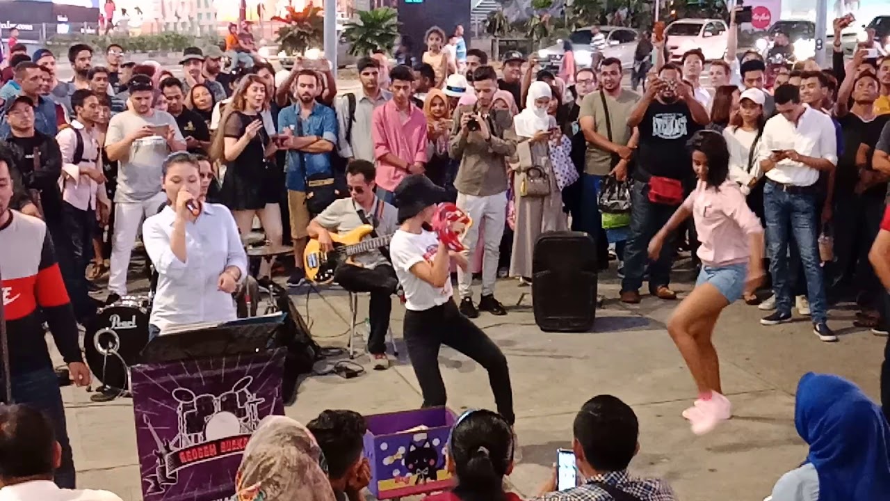 Dia punya goyang... Batal puasa aku... - YouTube