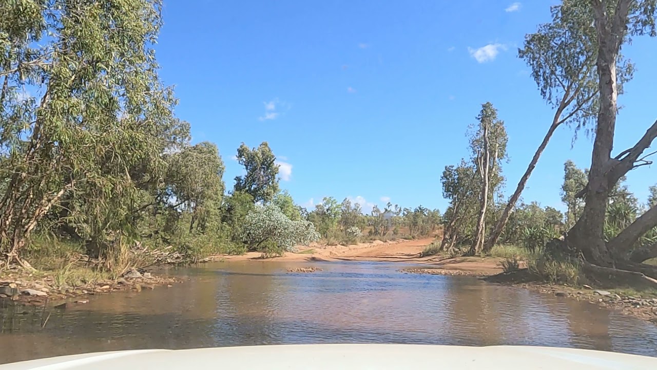 River Crossing on the way to Borroloola - YouTube