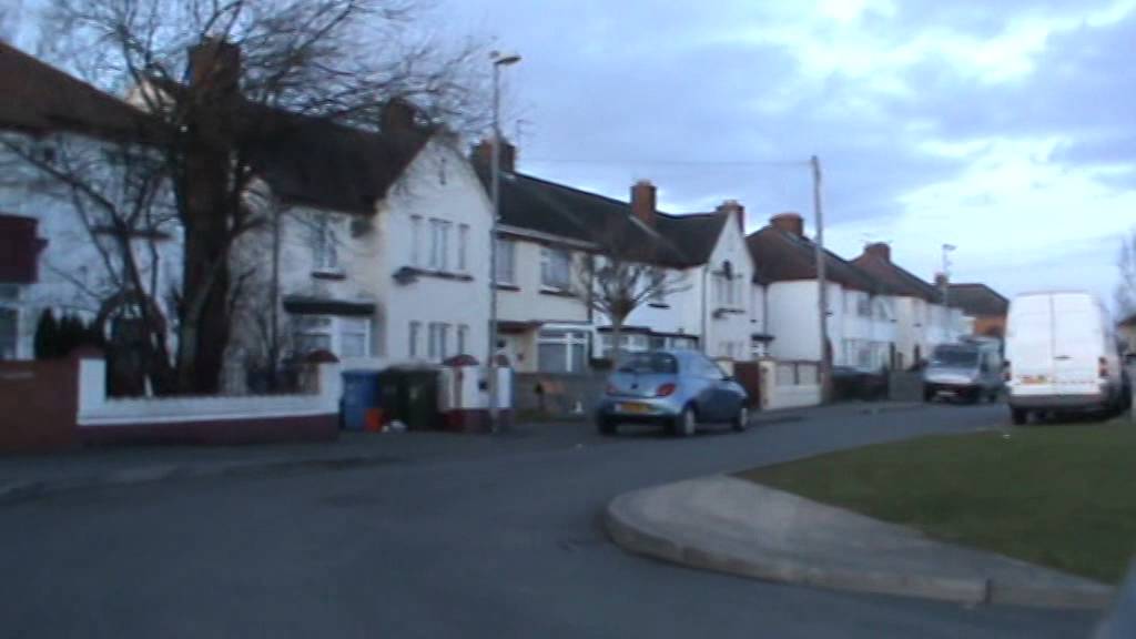 Mr Bumpkin Goes round the Reso in Rhyl - YouTube