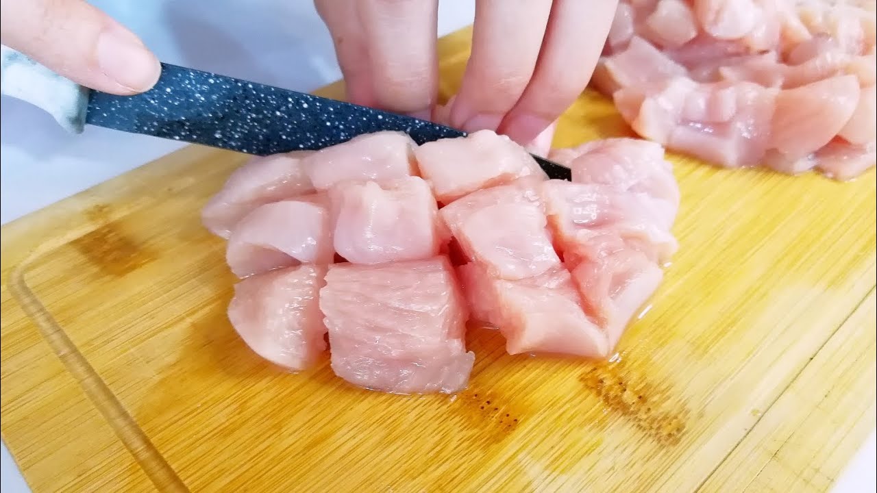 Cut the chicken breast into cubes and you will make a delicious meal in ...