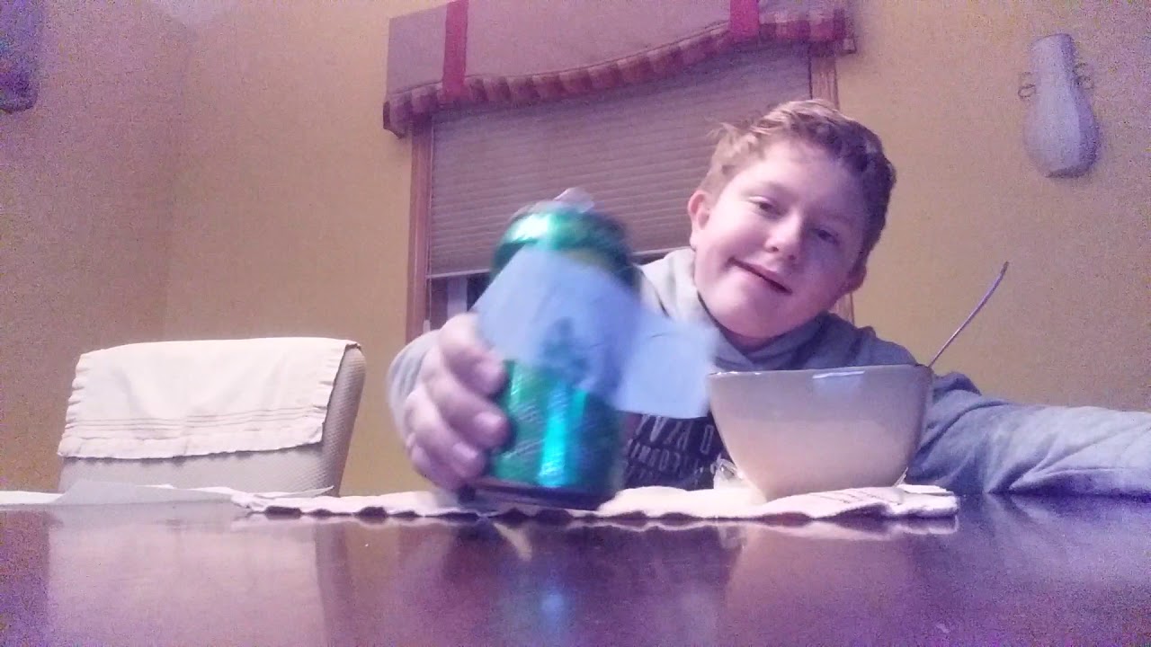 *MUKBAG* Toast,Sprite Orange potatoes and a honey bun - YouTube