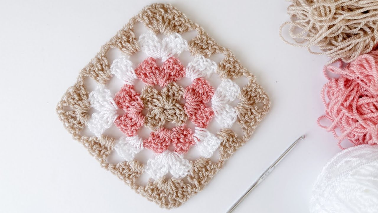 HOW DO YOU CROCHET A GRANNY SQUARE? 👵🏻 - YouTube