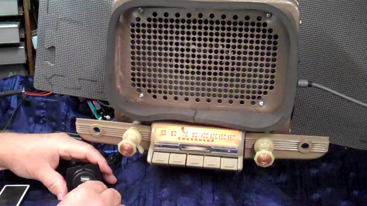 1948 Chevrolet Feetline original AM radio - YouTube