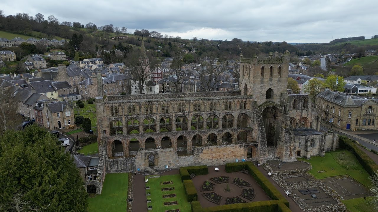 Jedburgh Abbey - YouTube