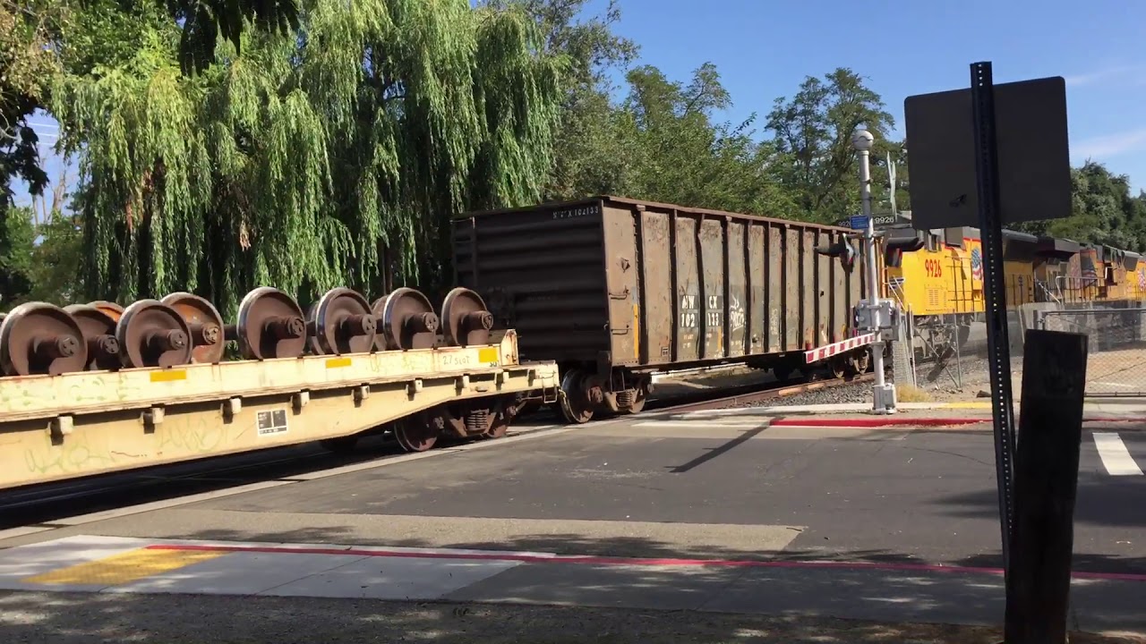 Up 9924 shuttle going through pleasanton - YouTube