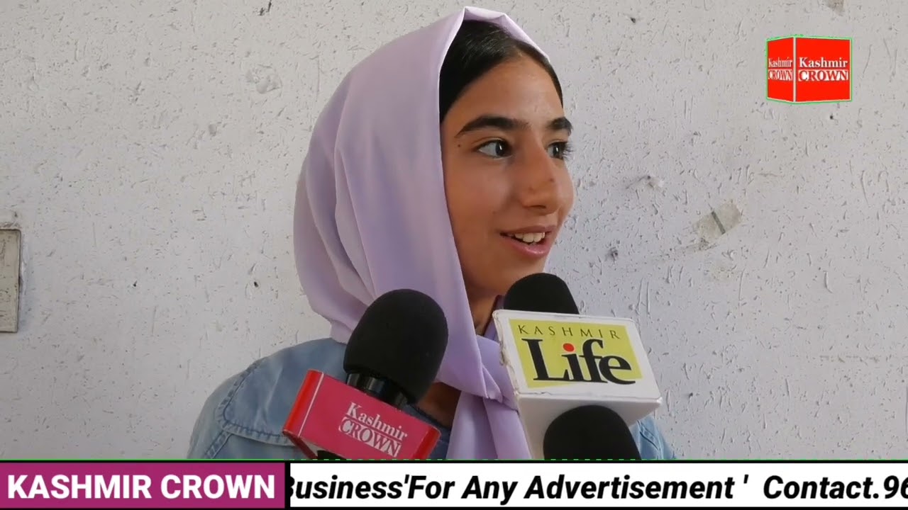 Aakash Institute Srinagar organised a Felicitation Ceremony for its top ...