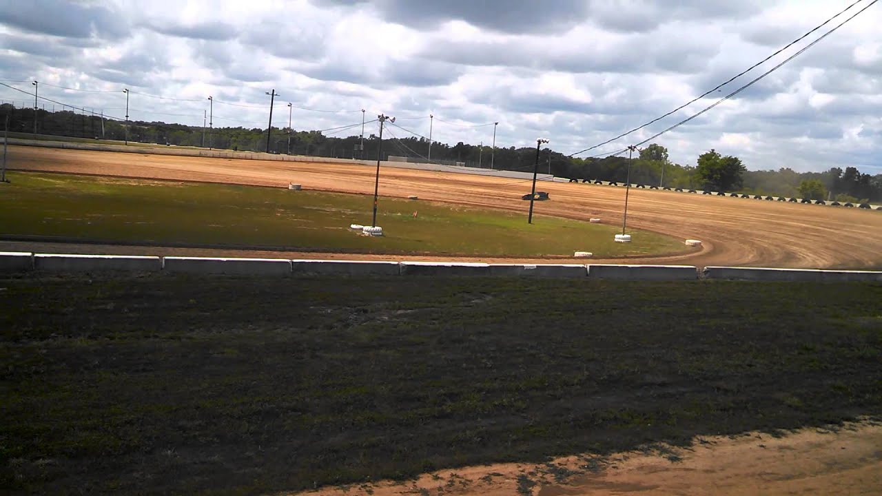 Kelly kneisler practice run thunder hill speedway - YouTube