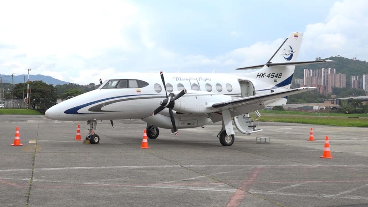 Aerolínea Moon Flights inicia operaciones en octubre - YouTube
