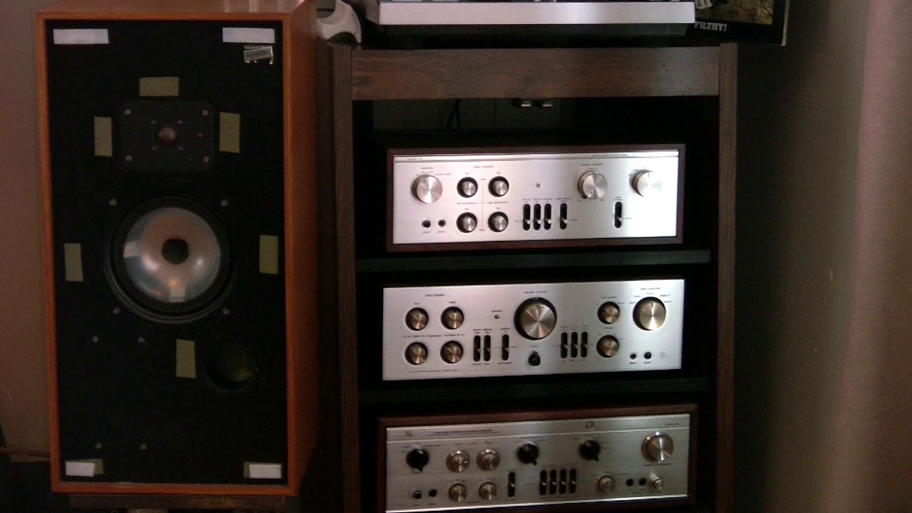 Luxman l 85v amp - technics sl 1700 mk2 -piezo ym-308 cart - harbeth hl ...
