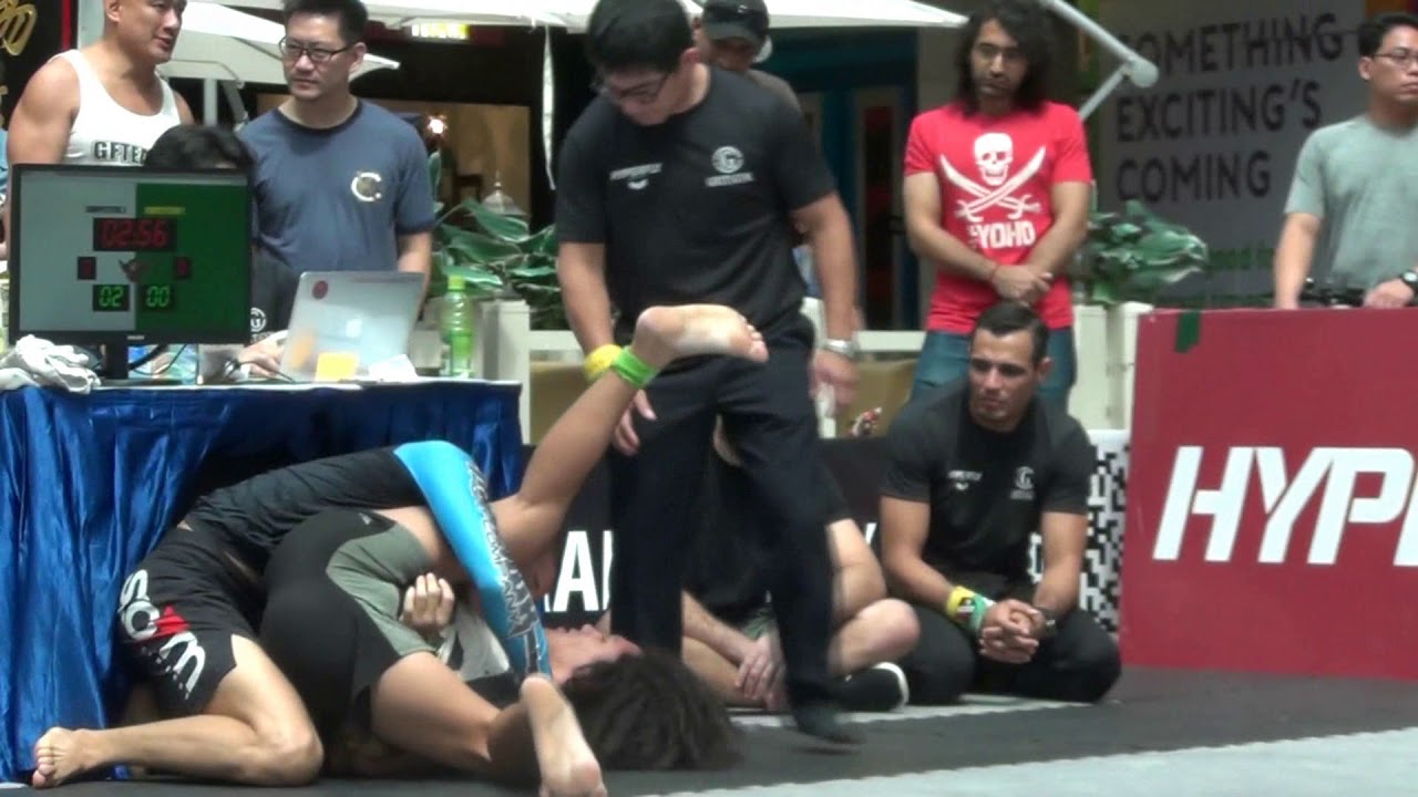 DUMAU Singapore Open 2017 - Shaqueme Rock vs Kaya Rudolph - YouTube