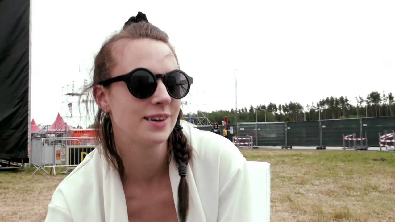 NME interview: Open'er 2014 - Mø: 'I Want To Work With Jamie xx' - YouTube