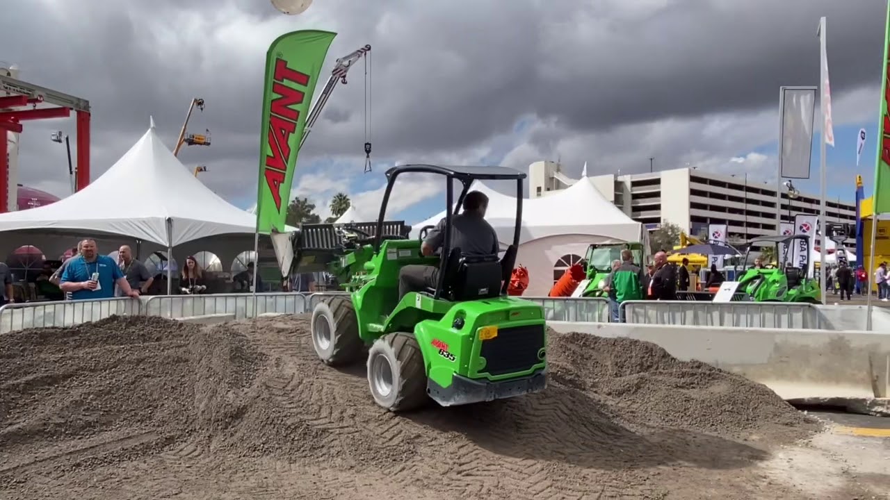 Avant 635 compact loader on the demo plot at Conexpo 2020 - YouTube