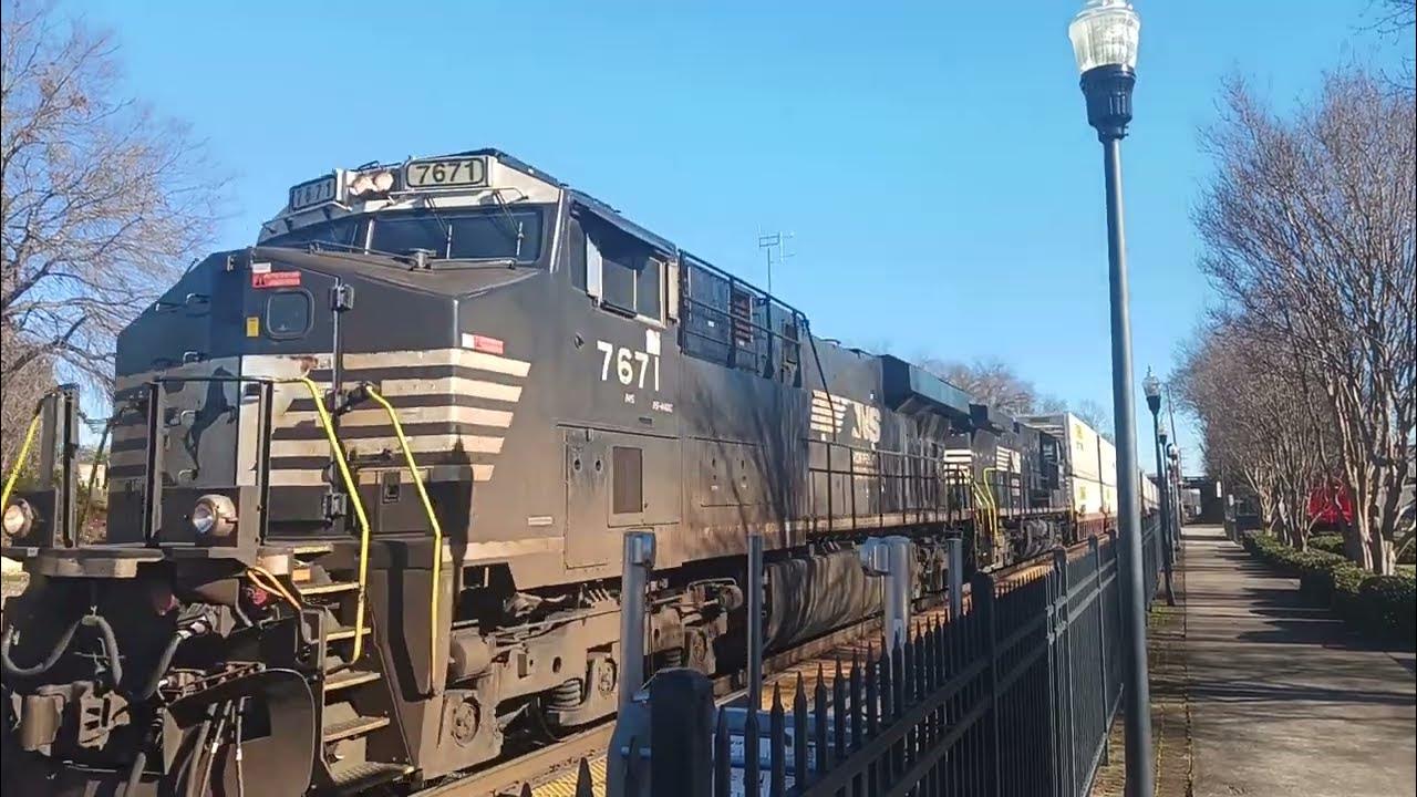 NS 283 rolls slowly south through Spartanburg - YouTube